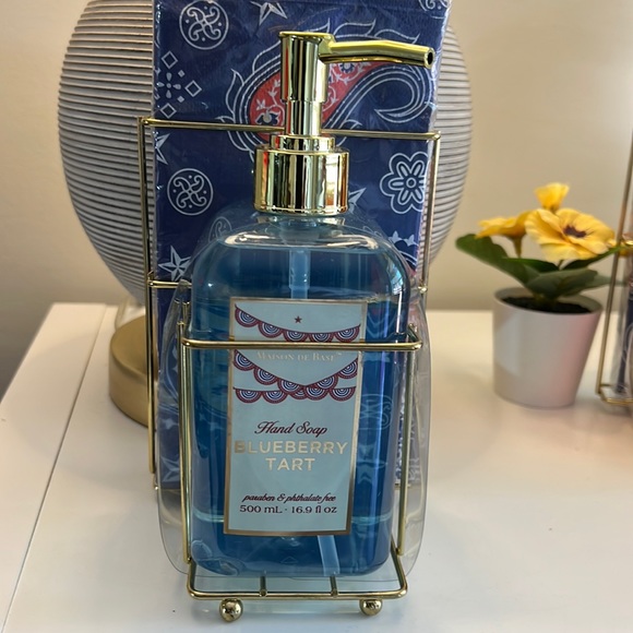 Maison De Base | Bath | New Maison De Base Hand Soap Blueberry Tart ...